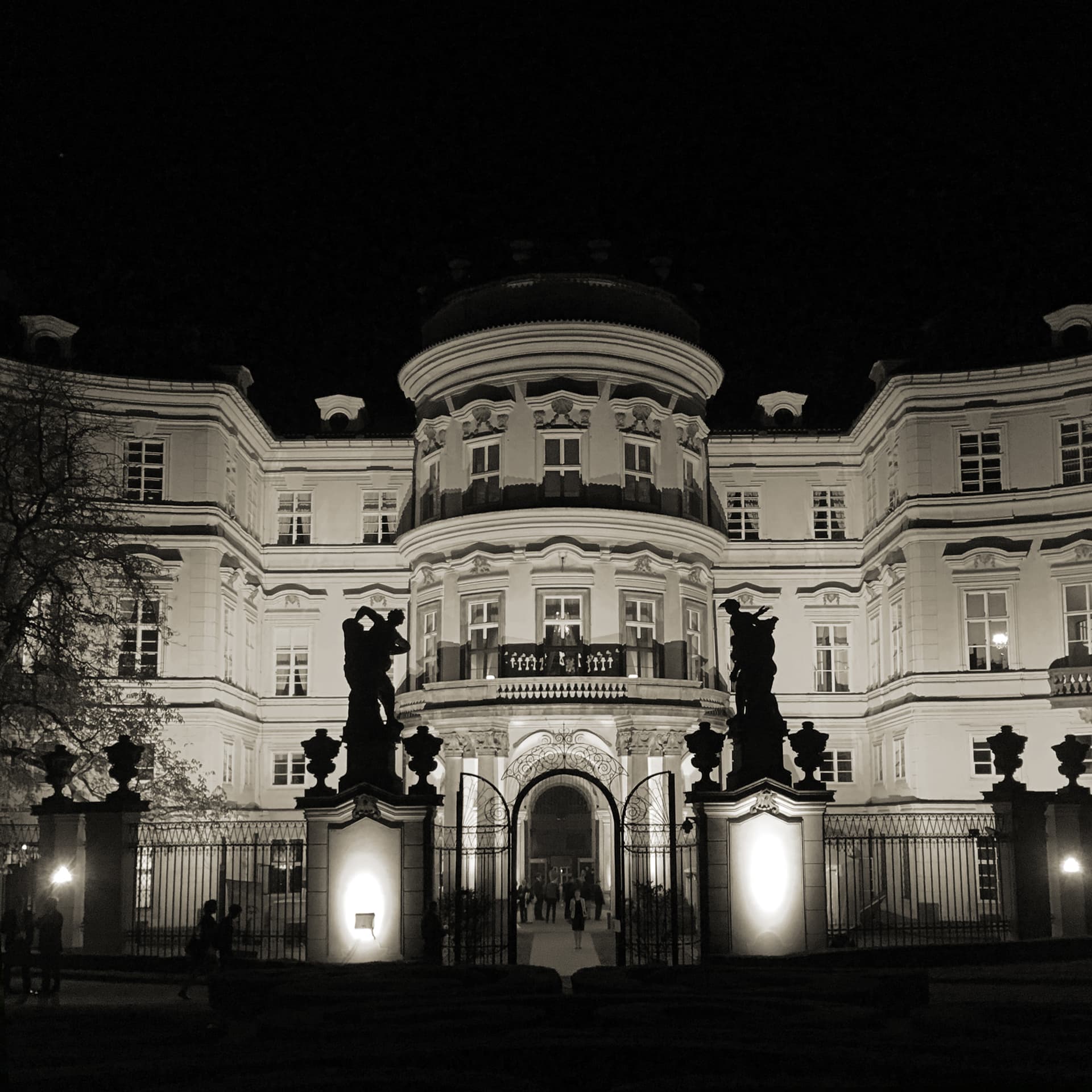 Much More Than Just a Few Words - 35 Years of Genscher Balcony | Giese ...